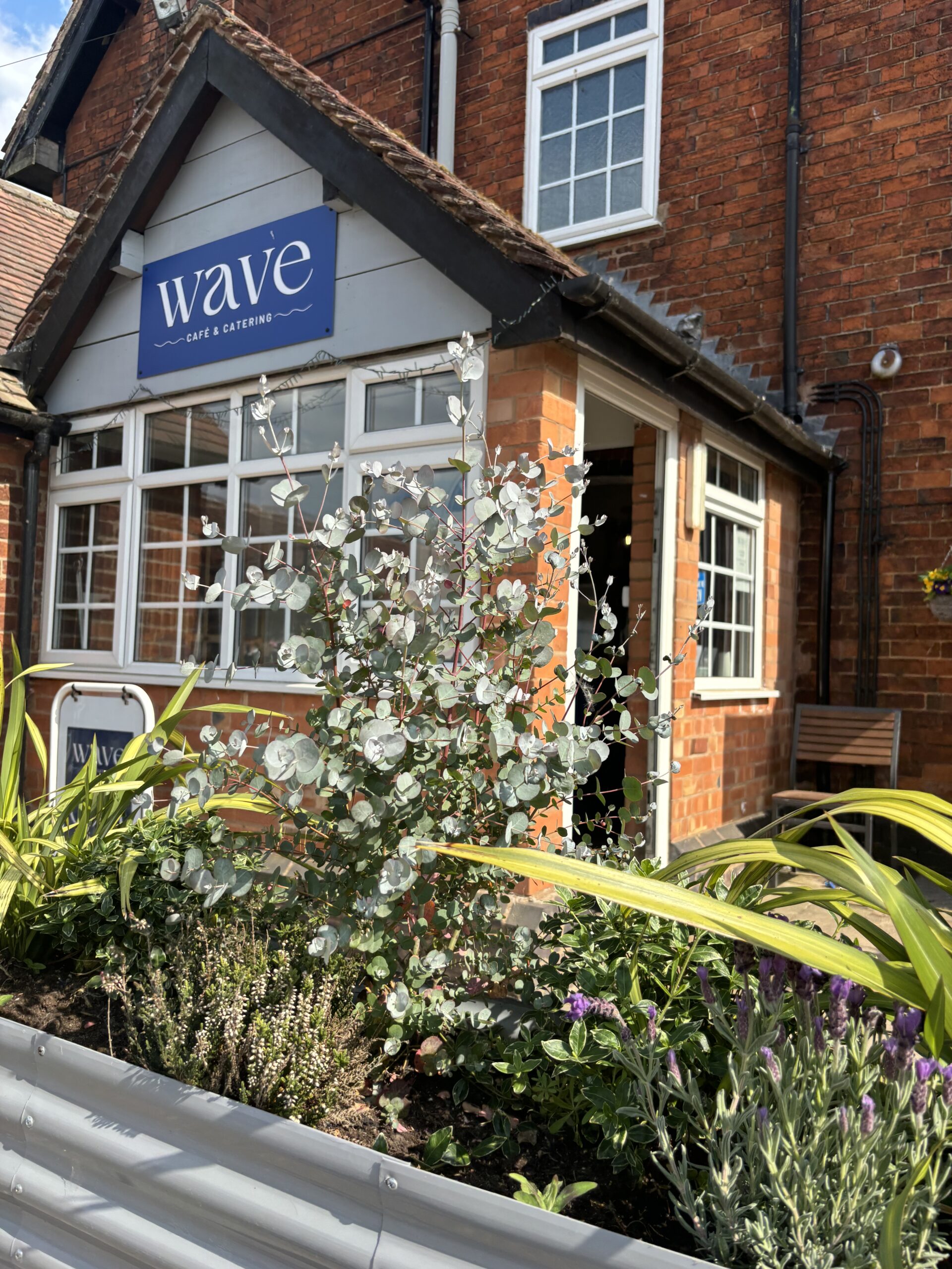 Autumn Opening Hours - Wave Café & Catering | Earlswood Lakes